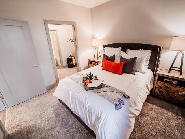 River House 2 Bedroom Apartment for Rent at 6311 E Westfield Blvd, Indianapolis, IN 46220 Broad Ripple