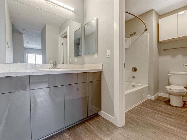 River House Apartments 2 Bedroom Apartment for Rent at 2111 W 17th St, Santa Ana, CA 92706 Northwest Santa Ana