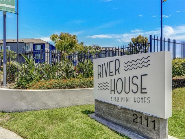 River House Apartments 2 Bedroom Apartment for Rent at 2111 W 17th St, Santa Ana, CA 92706 Northwest Santa Ana
