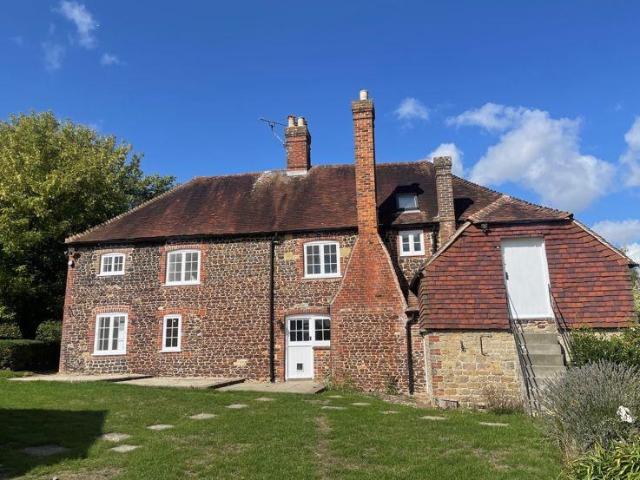River Lane, Watersfield, Pulborough 4 bed country house to rent £3,500 pcm £808 pw
