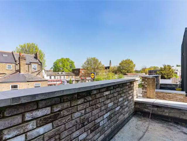 River Mews, Ealing, W7 3SN