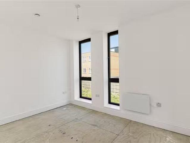 River Mews, Ealing, W7 3SN