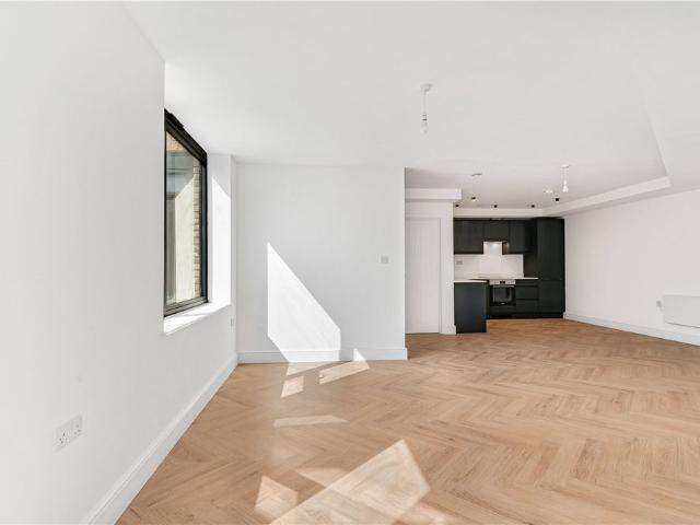 River Mews, Ealing, W7 3SN