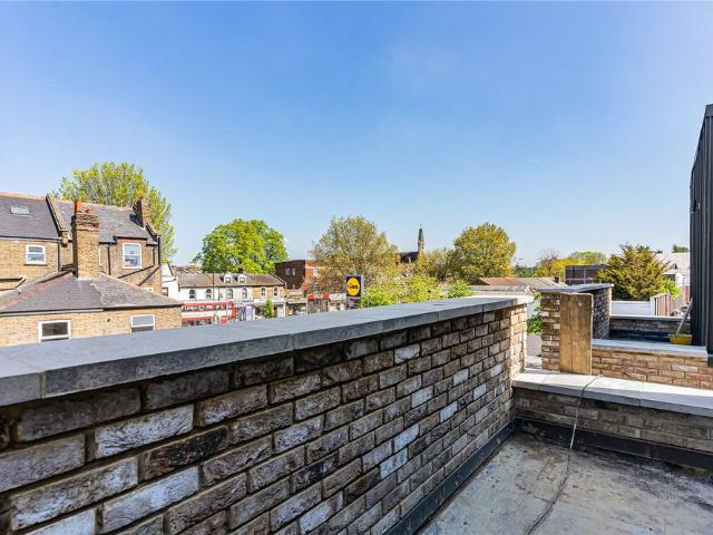 River Mews, Ealing, W7 3SN