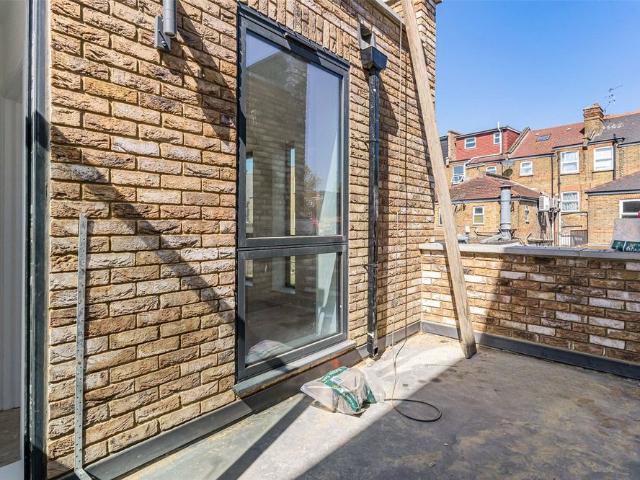 River Mews, Ealing, W7 3SN