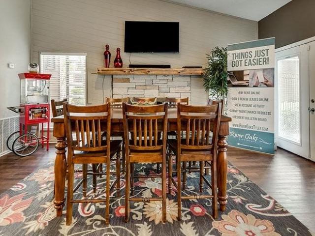 River Oaks Apartments 2 Bedroom Apartment for Rent at 4400 Troup Hwy, Tyler, TX 75703 The Highlands
