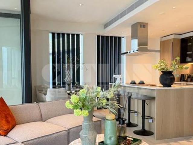 River Park Tower, Nine Elms Lane, 2 Bedroom Apartment