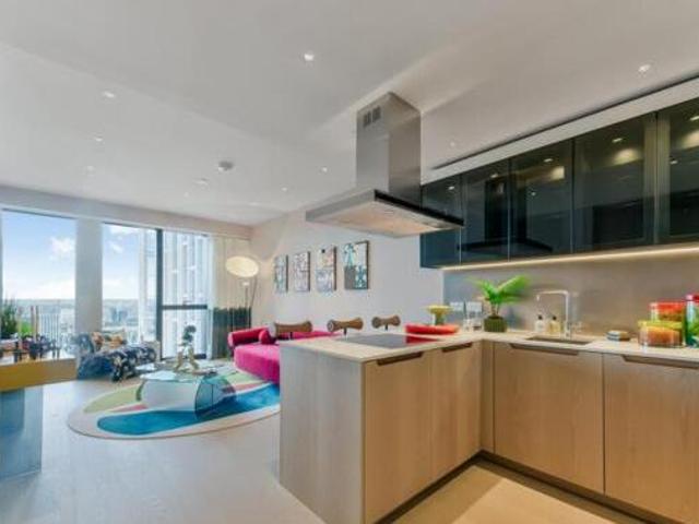 River Park Tower, Nine Elms Lane, 2 Bedroom Flat