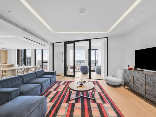River Park Tower, London SW8 3 bed apartment to rent £18,200 pcm £4,200 pw