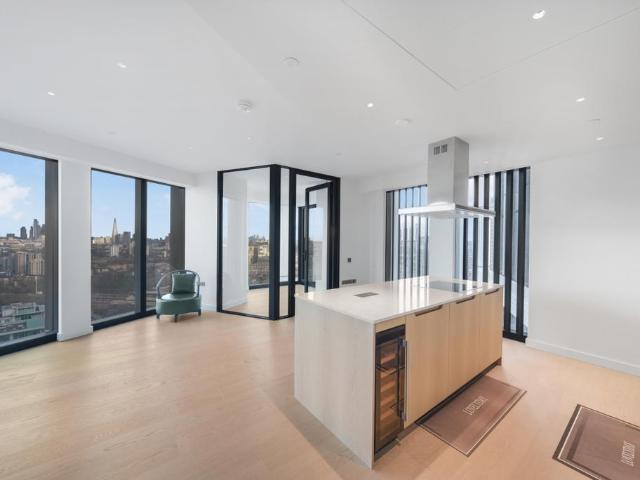 River Park Tower, London SW8 2 bed apartment to rent £6,933 pcm £1,600 pw