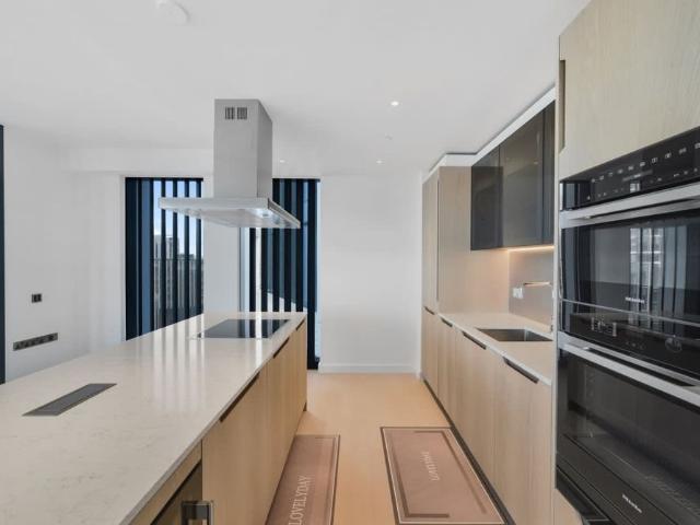 River Park Tower, London SW8