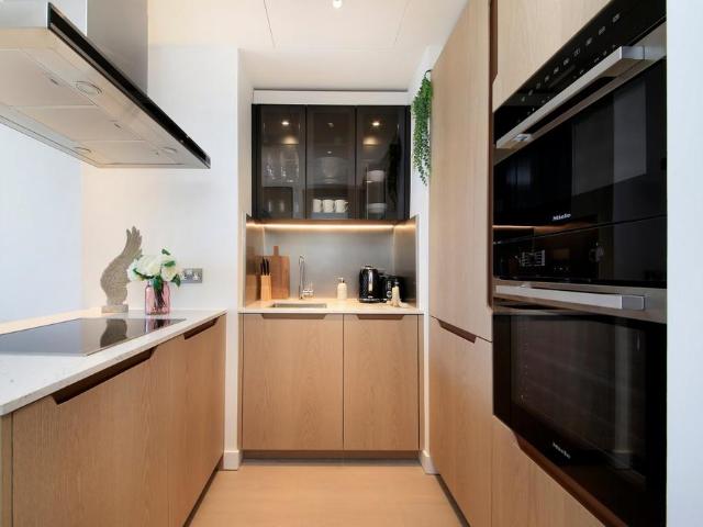 River Park Tower, 1 Nine Elms Lane. 1 bed flat to rent £7,897 pcm £1,822 pw