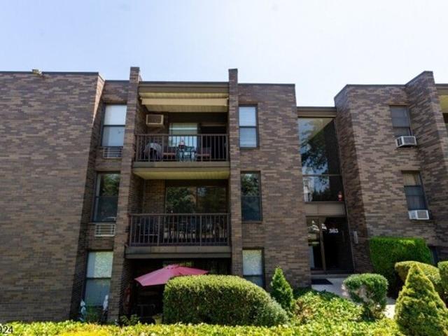 River Rd Unit E, Nutley, Condo For Sale