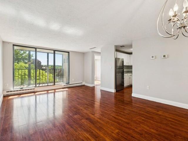River Rd Apt A, Manchester, Condo For Sale