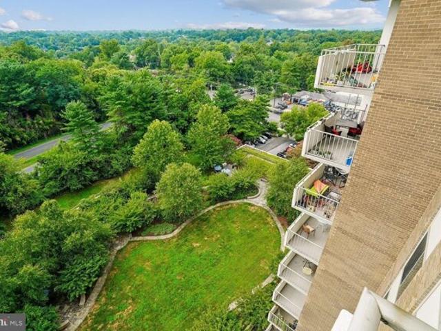River Rd Apt,bethesda, Condo For Sale