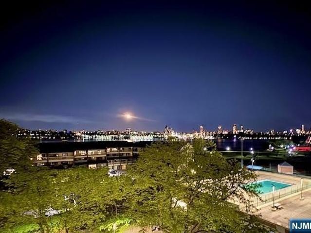 River Rd Apt G, Edgewater, Condo For Sale