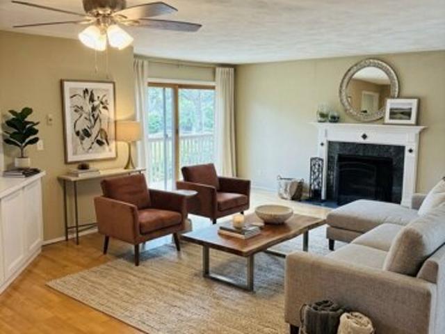 River Rd Apt E, Essex, Condo For Sale