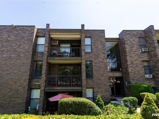 River Rd Apt E, Nutley, Condo For Sale