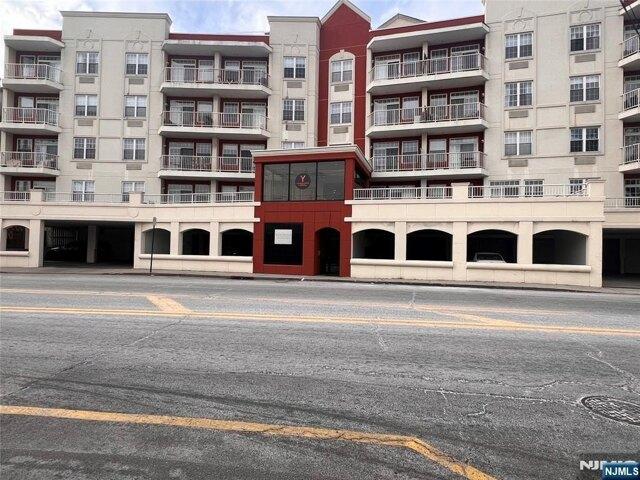 River Rd Apt,edgewater, Condo For Sale