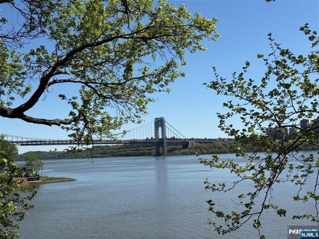 River Rd Apt K, Edgewater, Property For Sale