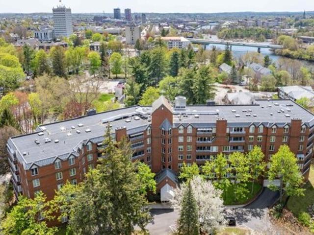 River Rd Apt,manchester, Condo For Sale