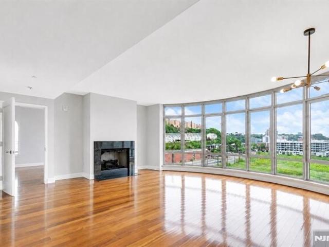 River Rd Apt,north Bergen, Condo For Sale