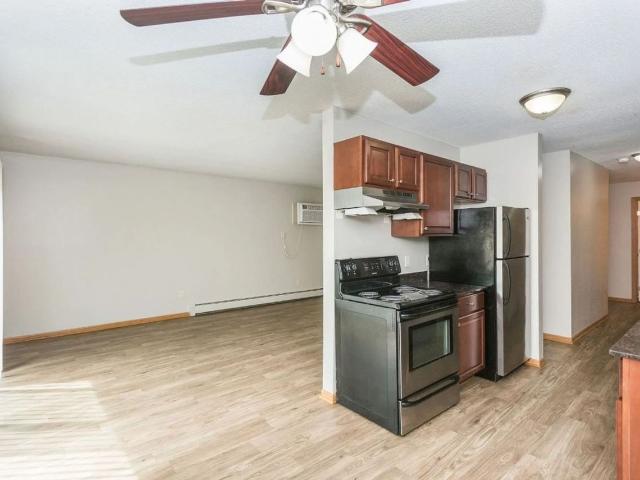 River Ridge Apartments 2 Bedroom Apartment for Rent at 12911 County Road 5, Burnsville, MN 55337 Vista View