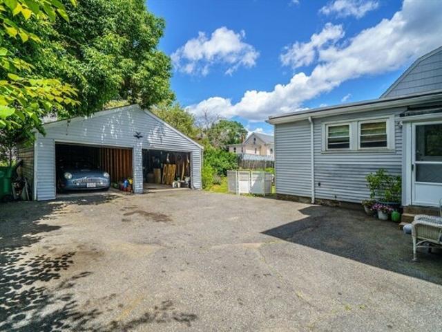 River St, Newton, Home For Sale