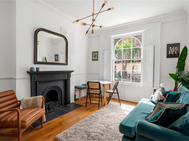 River Street, London, EC1R 2 bed duplex to rent £4,500 pcm £1,038 pw