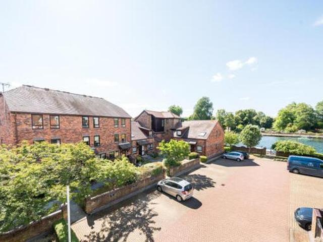Rivermead Court, Marlow, 4 Bedroom End