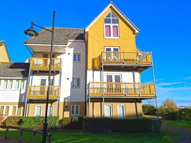 Rivermead, St. Marys Island, Chatham ME4, 4 bed flat to rent, £2,300 pcm | PrimeLocation