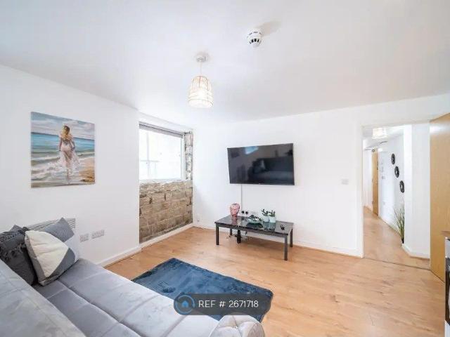 Rivermill Court, Leeds LS5, 2 bed flat to rent, £1,100 pcm | PrimeLocation