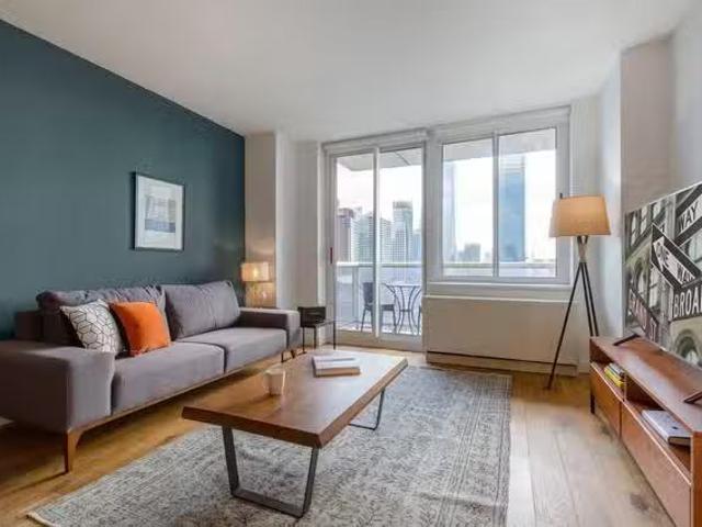 Riverbank, 560 W 43rd St, Hell's Kitchen 1 Bedroom 1 Bath