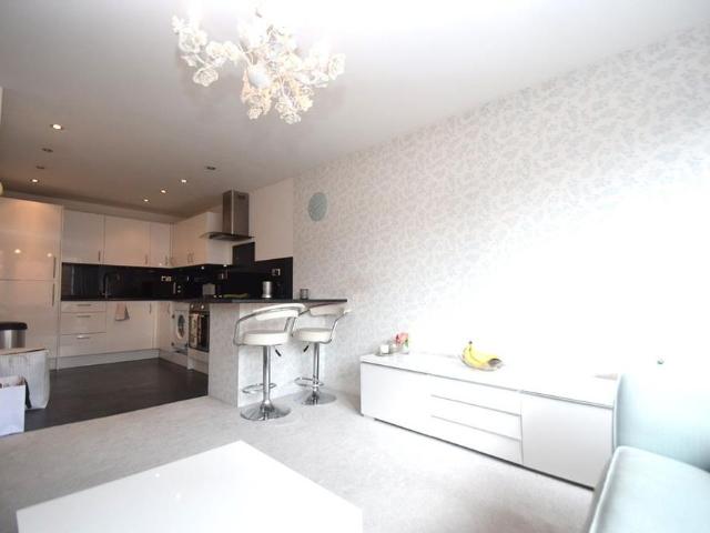 Riverbank Point, Uxbridge, UB8