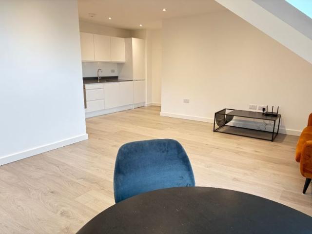 Riverbank Way, Brentford TW8, 2 bed flat to rent, £2,195 pcm | PrimeLocation