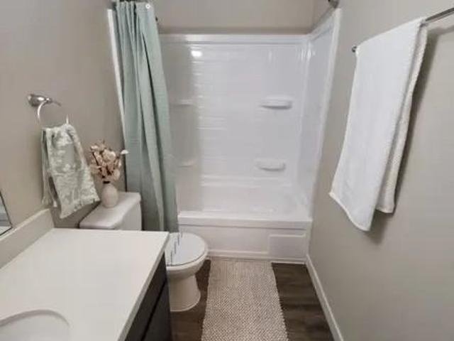 Riverbend 1 Bedroom Apartment for Rent at 555 Douglas St, West Sacramento, CA 95605 Broderick