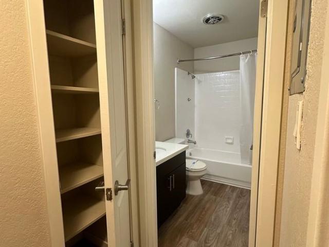 Riverbend 2 Bedroom Apartment for Rent at 555 Douglas St, West Sacramento, CA 95605 Broderick