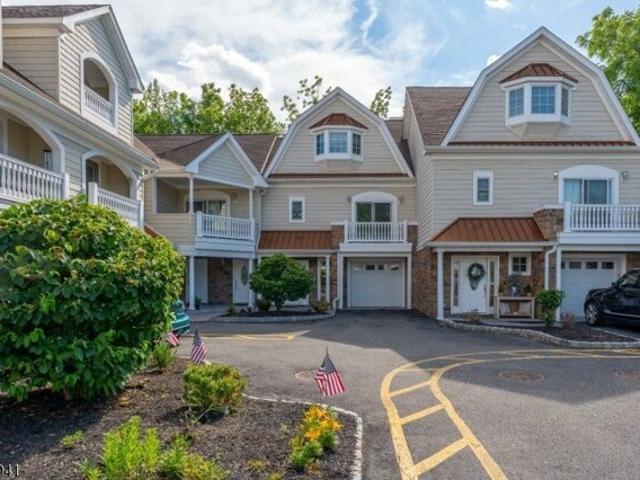 Riverbend Ct, New Providence, Condo For Sale