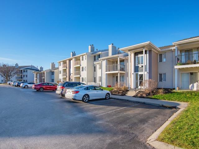 Riverbend Apartments 2 Bedroom Apartment for Rent at 8850 River Bend Pkwy, Indianapolis, IN 46250 Castleton