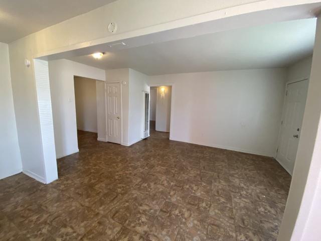 Riverbrook 2 Bedroom Apartment for Rent at 4205 Grassmere St, Houston, TX 77051 Sunnyside