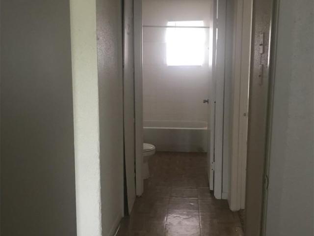 Riverbrook 3 Bedroom Apartment for Rent at 4205 Grassmere St, Houston, TX 77051 Sunnyside