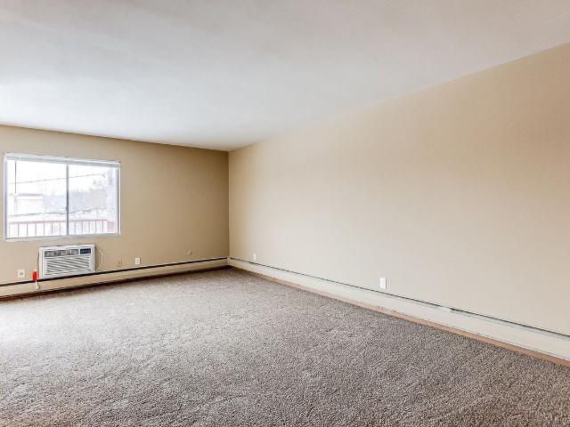 Rivercliff Apartments 2 Bedroom Apartment for Rent at 2441 Youngman Ave, St. Paul, MN 55116 Highland