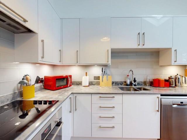 Rivercourt, Trinity Street 3 bed apartment to rent £2,950 pcm £681 pw