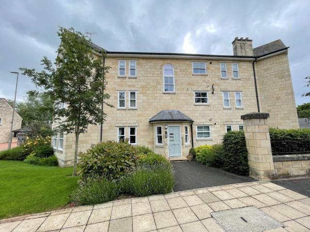 Riverdale Gardens, Boston Spa. 2 bed flat to rent £1,150 pcm £265 pw