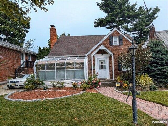 Riverdale Dr, Fort Lee, Home For Sale