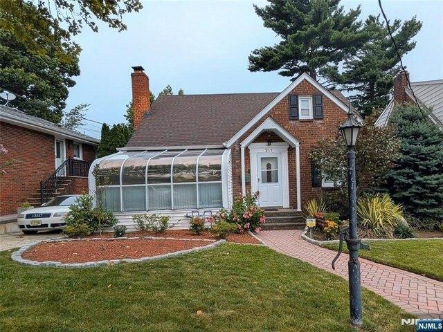 Riverdale Dr, Fort Lee, Home For Sale
