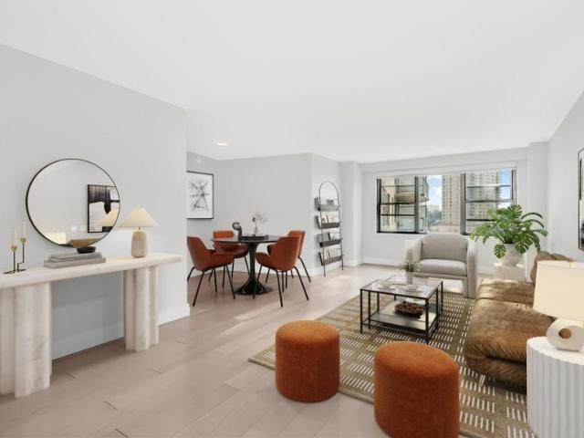 Riverdale NY 96882180