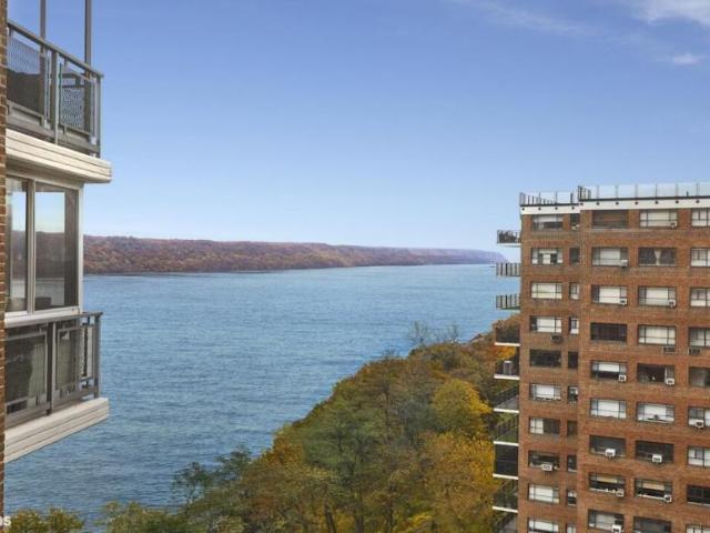 Riverdale NY LS102245736