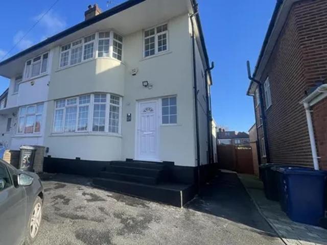 Riverdene, The Hale, London, HA8 9SZ, United Kingdom | 4 bed house for rent #137933565 | Rentberry