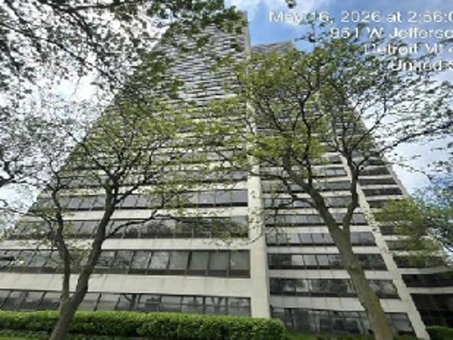 Riverfront Dr Apt